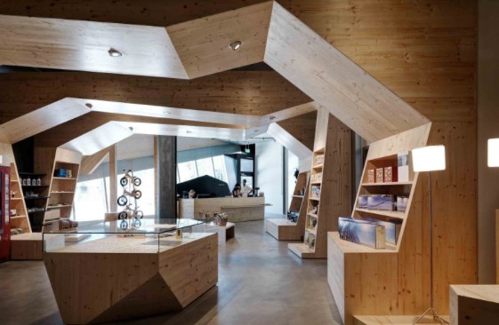 7 Rekomendasi Desain Interior Ruko 2 Lantai yang Bisa Bikin Pelanggan Betah